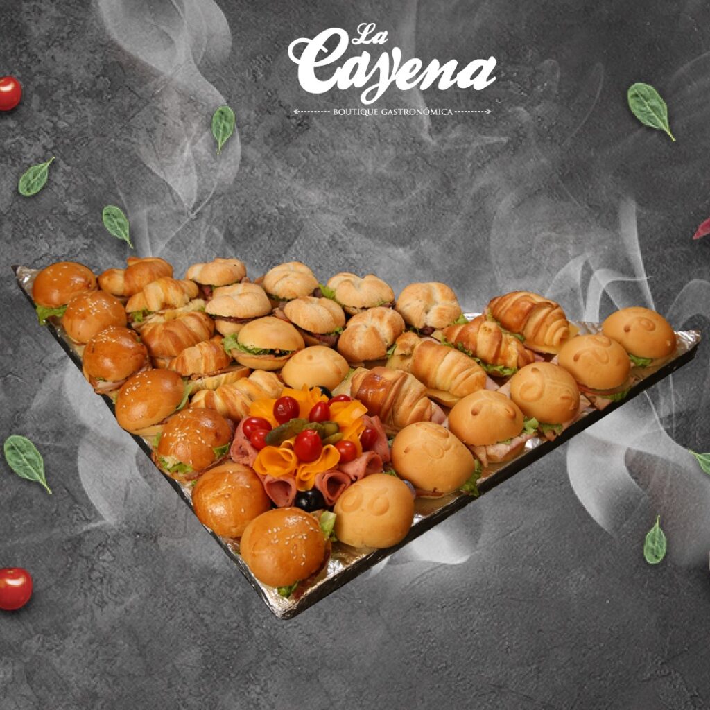 PICADA DE MINI SANDUCHES PARA 15 PERSONAS – La Cayena