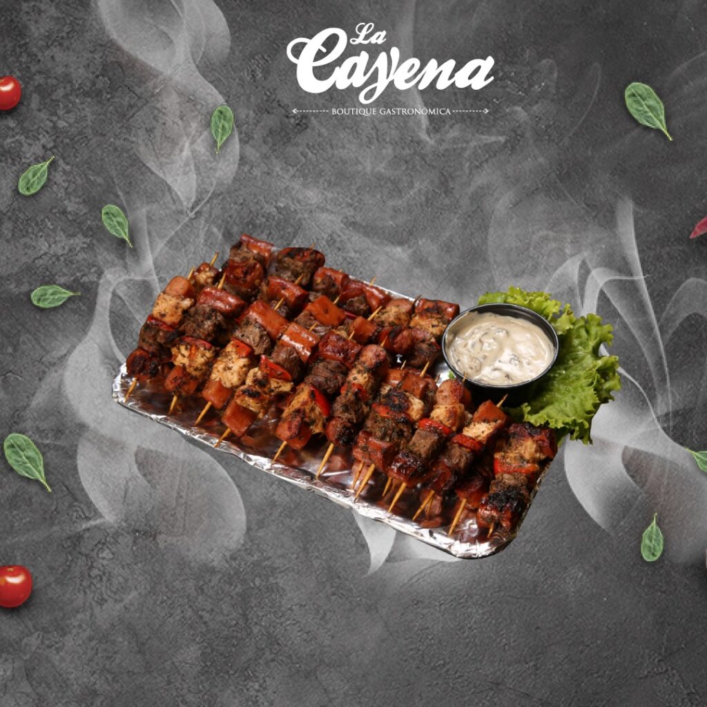 PICADA DE MINI BROCHETAS PARA 6 PERSONAS | La Cayena