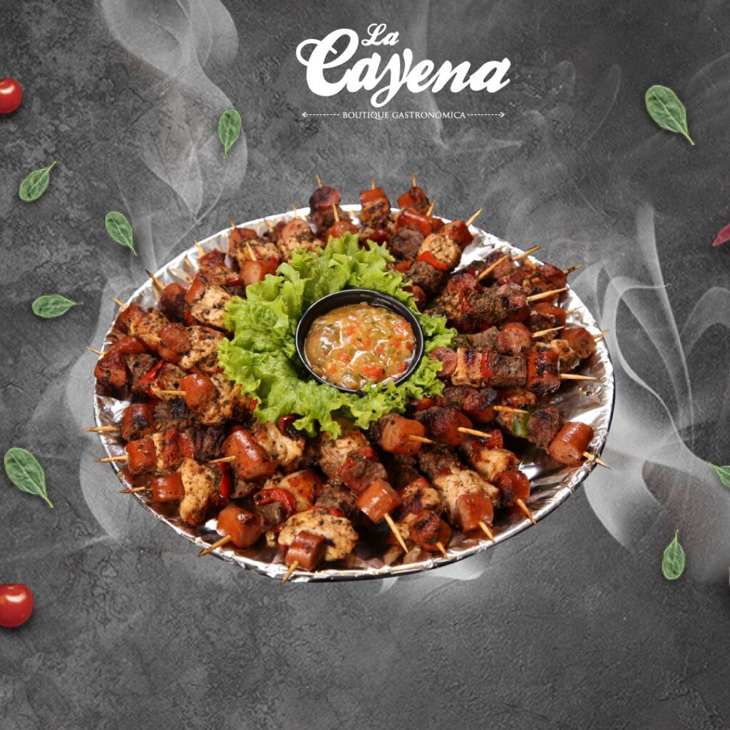 PICADA DE MINI BROCHETAS PARA 10 PERSONAS | La Cayena